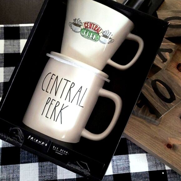 Rae Dunn | Dining | Rae Dunn Friends Coffee Mug Set Central Perk Nwt ...